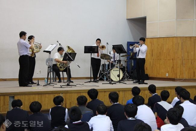 중도일보 - 공주중, 음악 선율이 흐르는 감성 충만한 학교 만들기