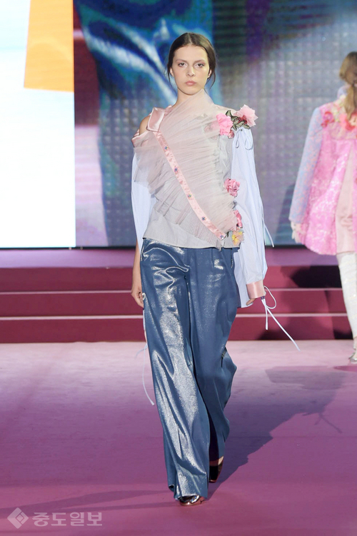 중도일보 - 패션 스쿨 이스티튜토 세꼴리 (Istituto Secoli) 2017 졸업 작품전