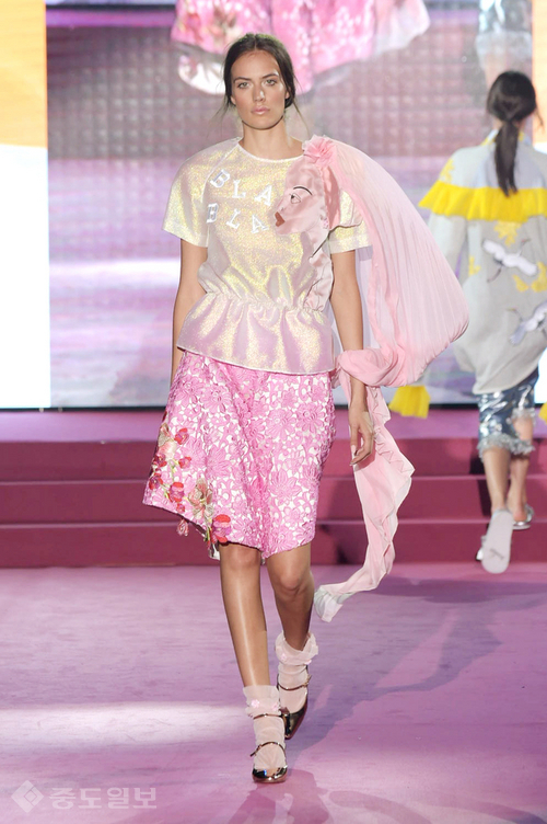 중도일보 - 패션 스쿨 이스티튜토 세꼴리 (Istituto Secoli) 2017 졸업 작품전